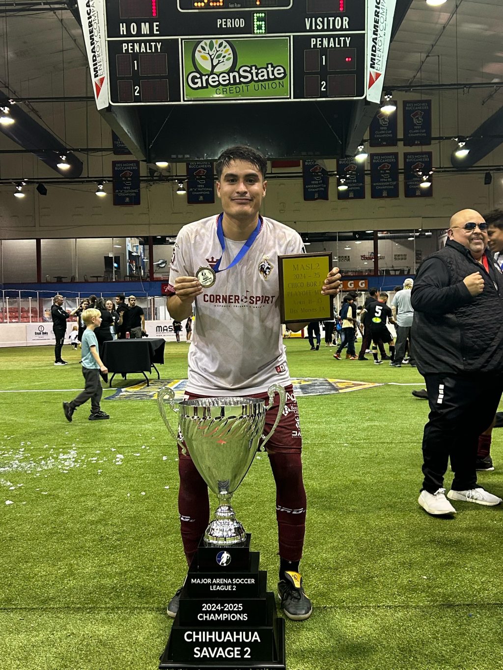 Martín Lara da a Club Savage M2 el título en la MASL2 al vencer a Iowa ...